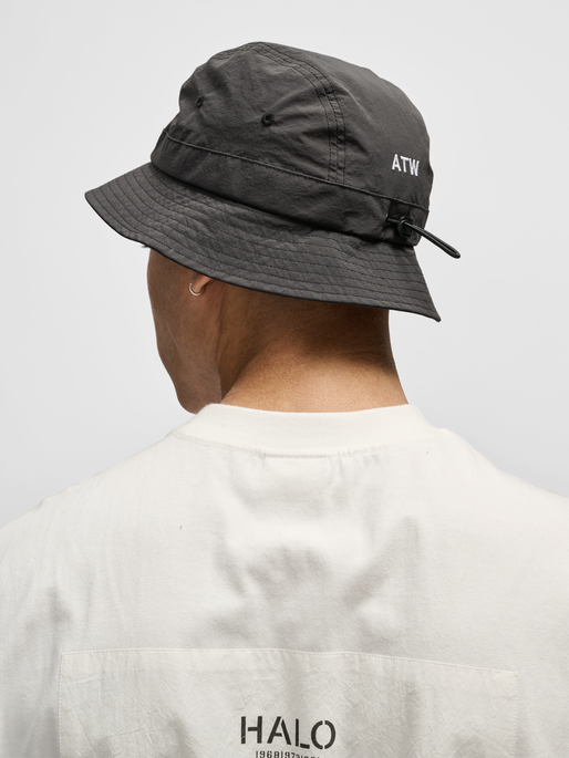 HALO HALO BUCKET HAT NYLON - RAVEN | newlinehalo.dk
